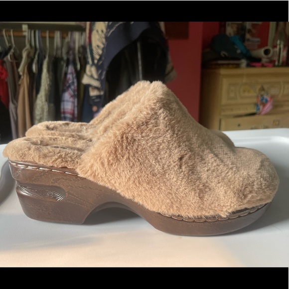 boc | Shoes | Boc Fuzzy Clogs | Poshmark